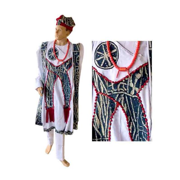 Gang traditionnel en tissue Ndop - Complete avec chapeaux - Grande ...